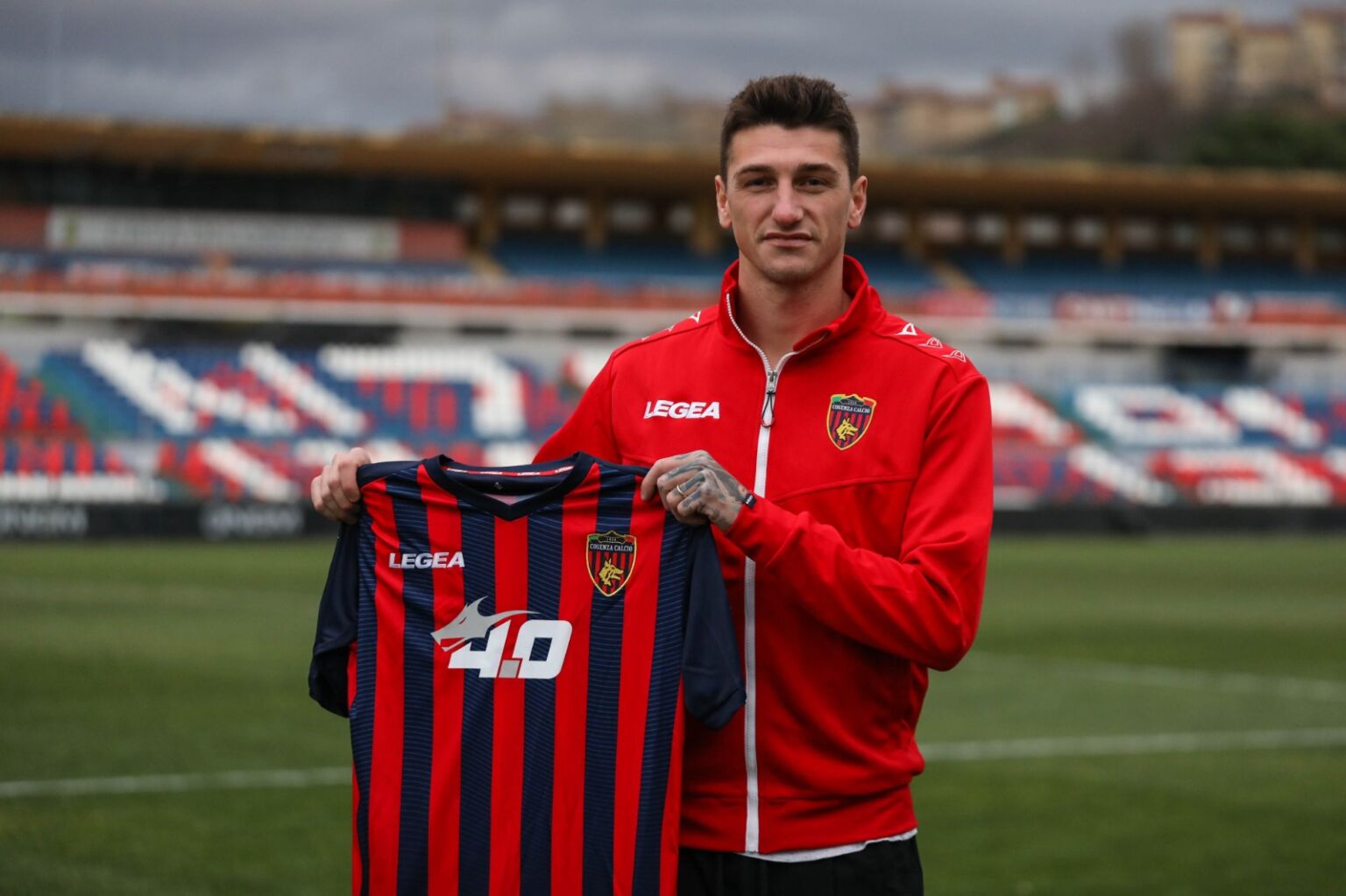 Michele Camporese firma con il Cosenza Calcio - Sito ufficiale del ...